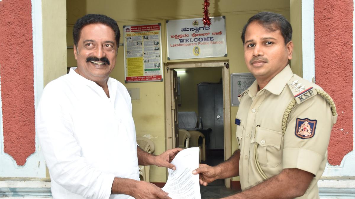 Actor Prakash Raj lodges complaint on use of fake photo at Maha Kumbh Mela on social media - The ...